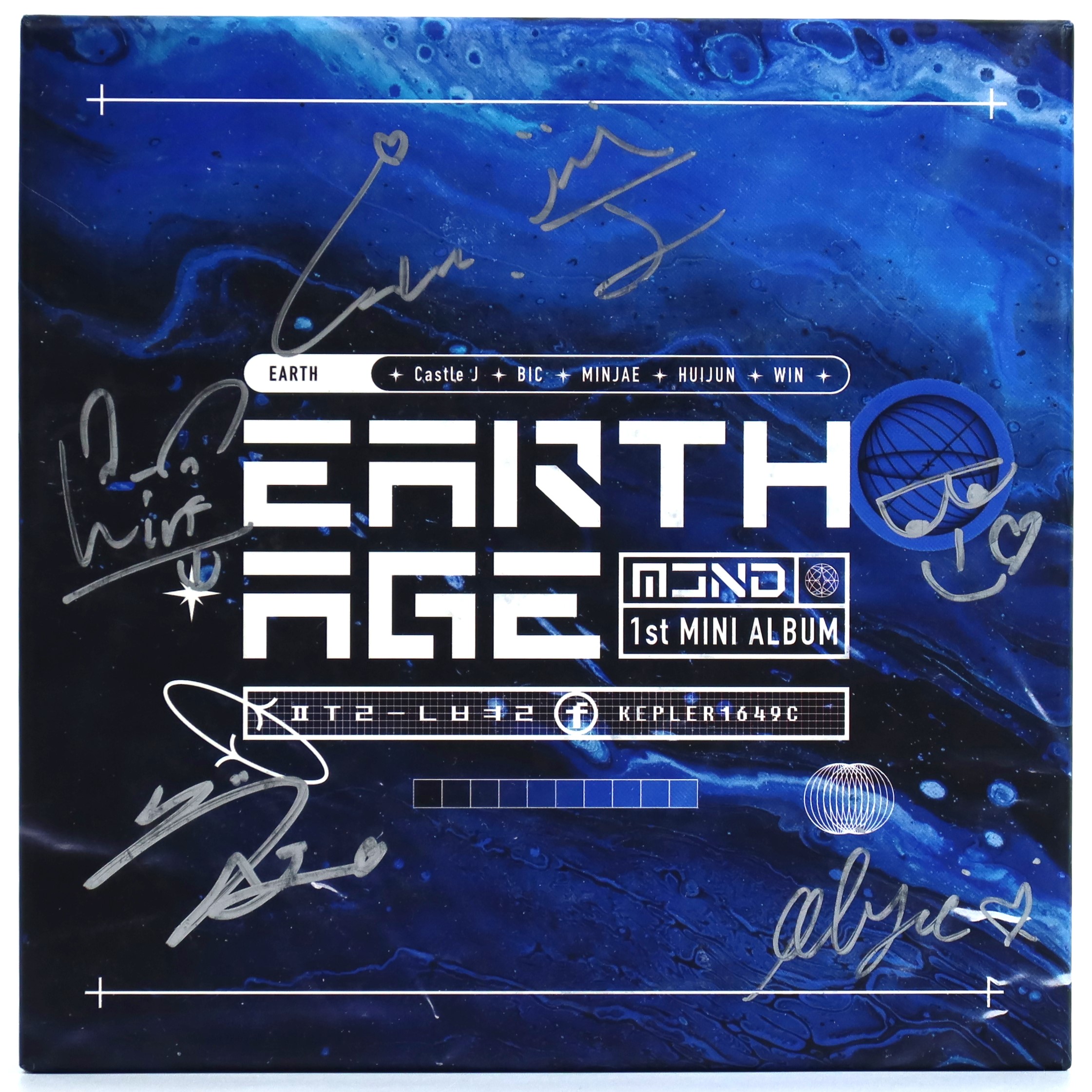 MCND - Earth Age Signed Autographed CD Album Promo 2020 K-Pop - Korea Disco